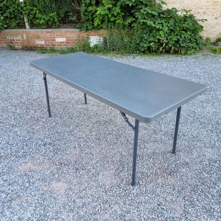 tables blanches - 8 personnes pour réception à louer